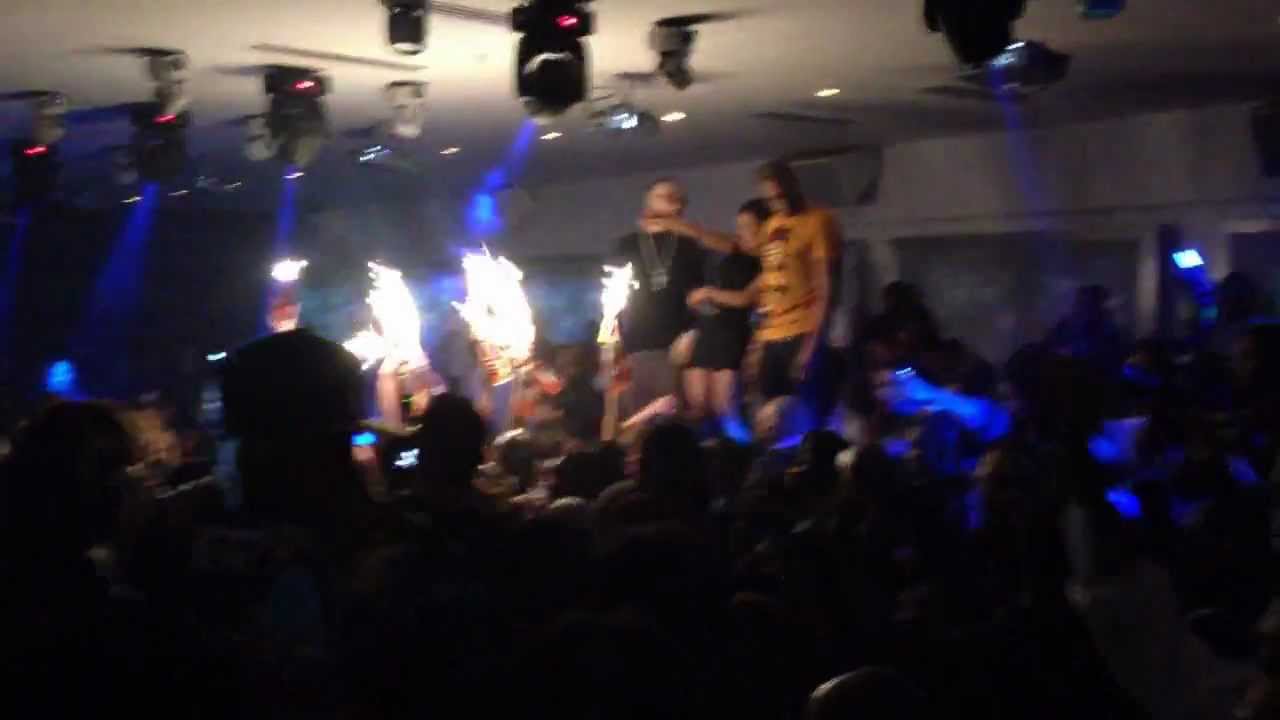 Kelly Rowland Partys At Club Compound ATL - YouTube