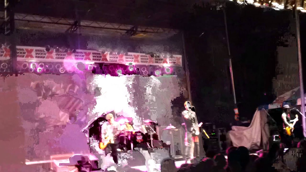 Buckcherry- sorry live - YouTube