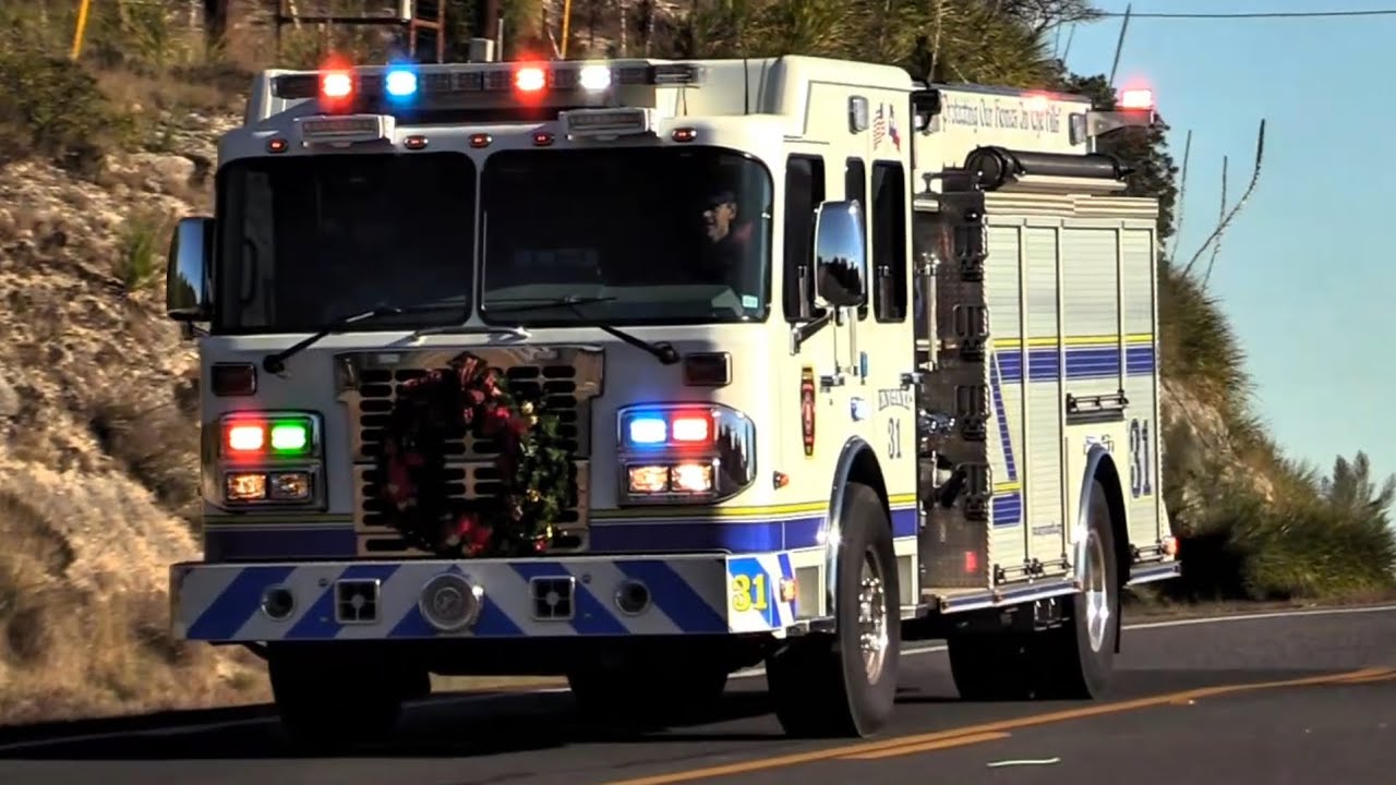 Bergheim Volunteer Fire Department Engine 31 Responding Code 3 - YouTube