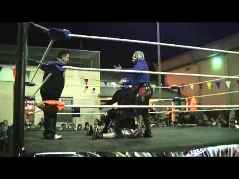 FMLL 8/15/14: Super Porkirio vs Super Boy Jr vs Principe Indu Jr - YouTube