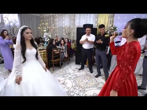 Gelinin bacısı hədiye etdi /  Atacan