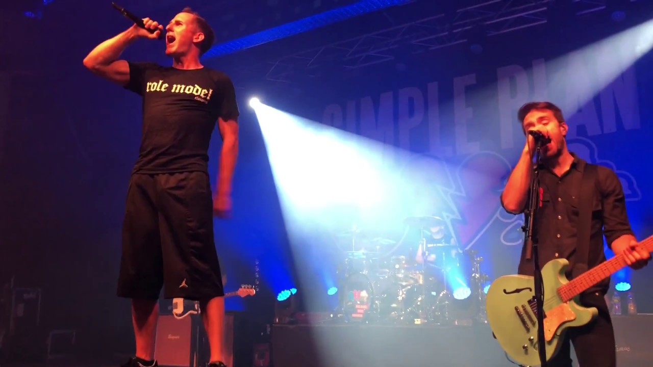 Chuck is the New Lead Singer? - Simple Plan Tour 2017 - YouTube