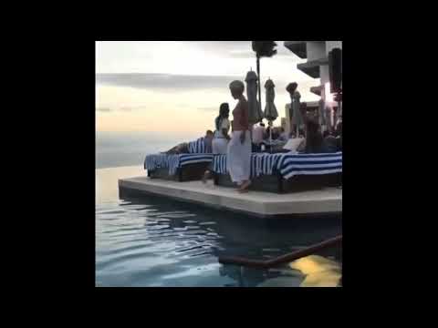 Berenang bareng tante sisca..