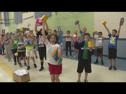 700 kids receive toys at Kuna's Reed Elementary through Toys for Tots ...