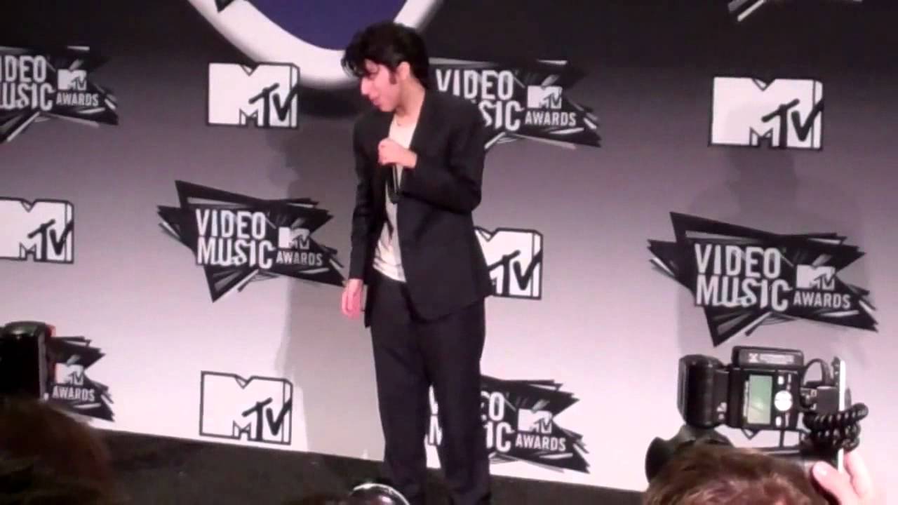 Lady Gaga interviewed as her alter ego 'Jo Calderone' at 2011 MTV Video ...