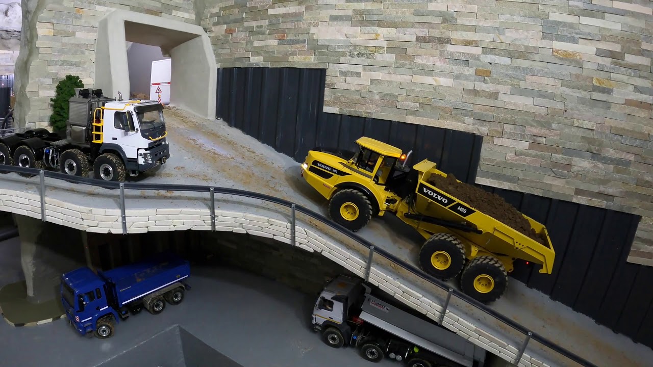 RC TRUCK CITY VOLVO FMX 8X8 U. VOLVO A40G IM EINSATZ - YouTube
