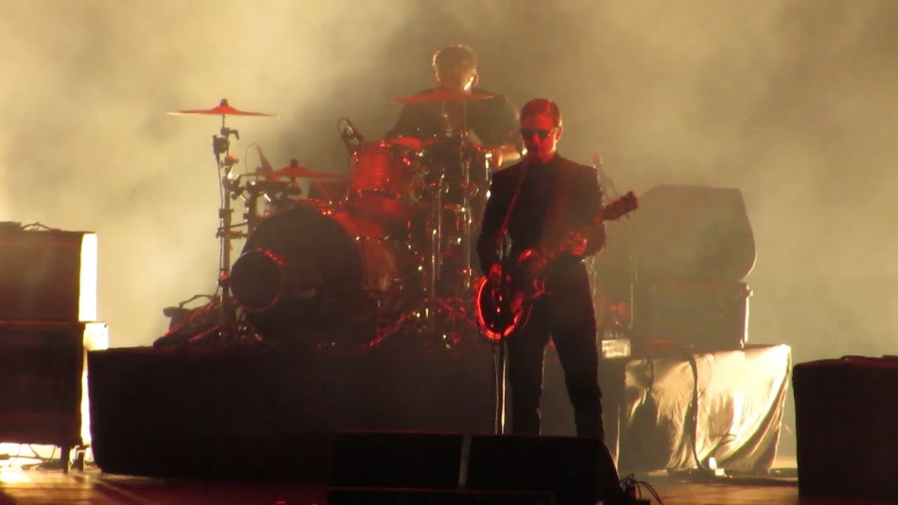 Interpol - Evil - Vivo X El Rock Festival - Lima, Perú 2019 - YouTube