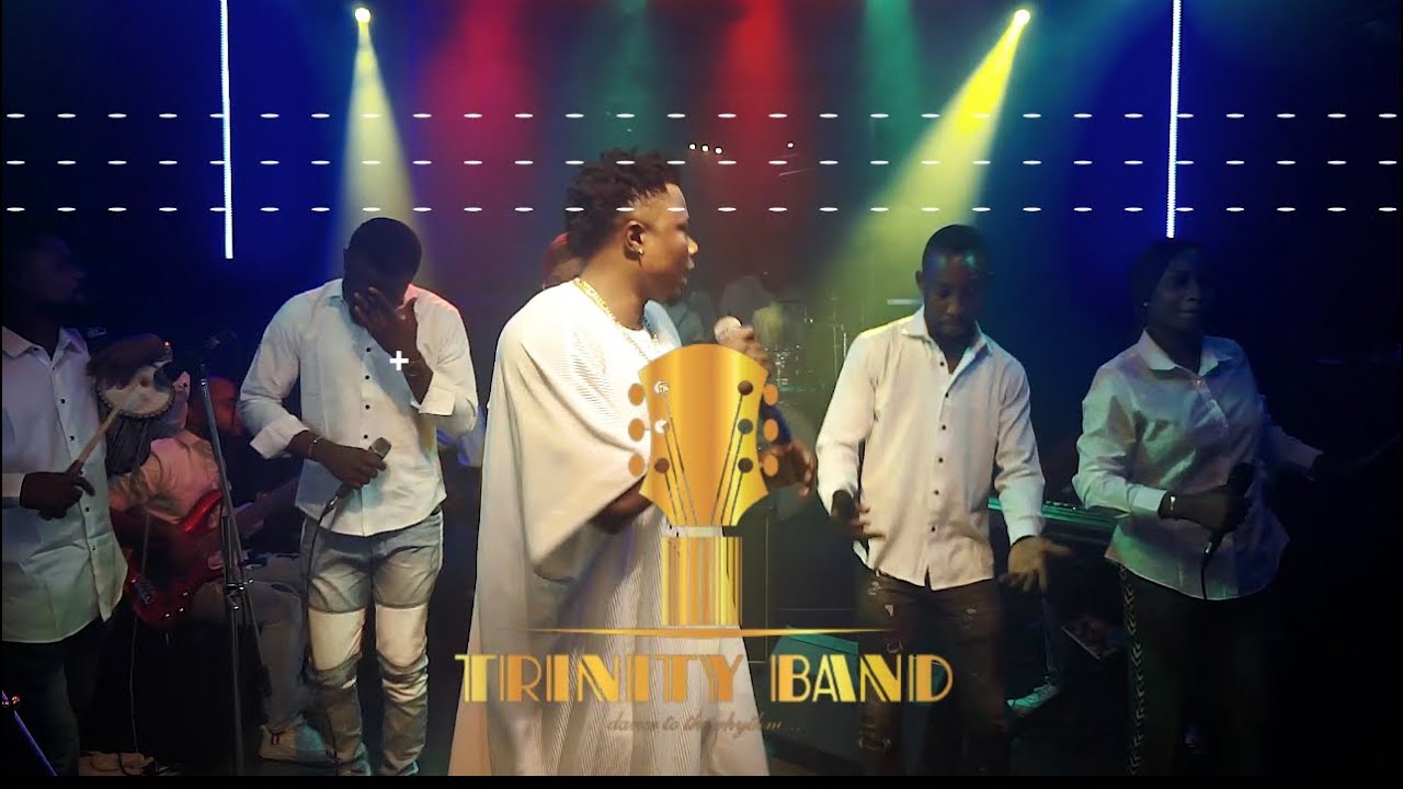 Femi Trinity in the mood of praise - YouTube