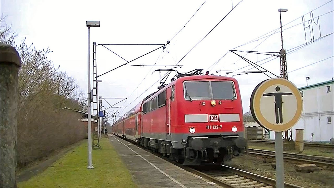 Zweimal Baureihe 111 im Bahnhof Dörpen / DB Class 111 in Dörpen ...