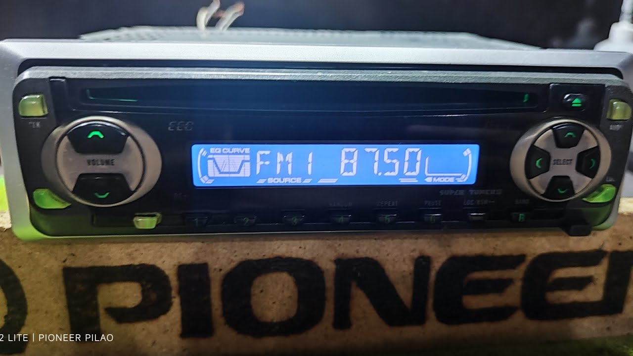 Pioneer DEH 1450 - YouTube