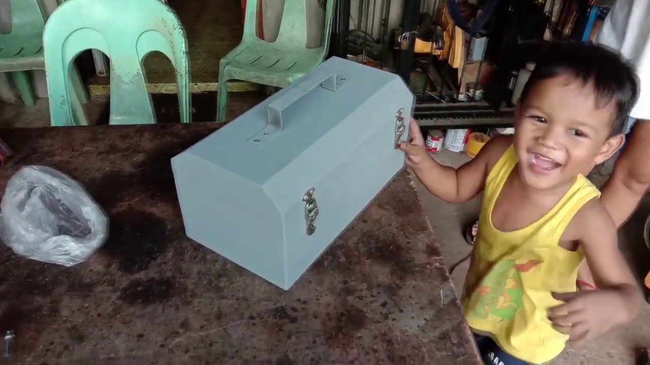 Making a Simple Metal Tool Box - YouTube