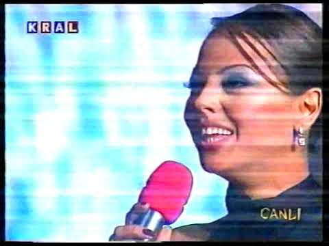 Ebru Gündeş - Sen Allah'ın Bir Lütfusun (CANLI@5.Kral Vmö) Kral TV & Star ortak yayını 27 Nisan 1999