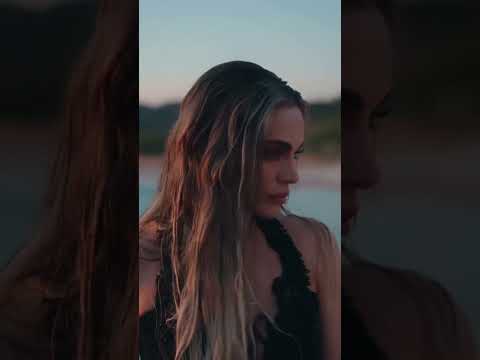 Emilia Attias - Verano BERBRAN