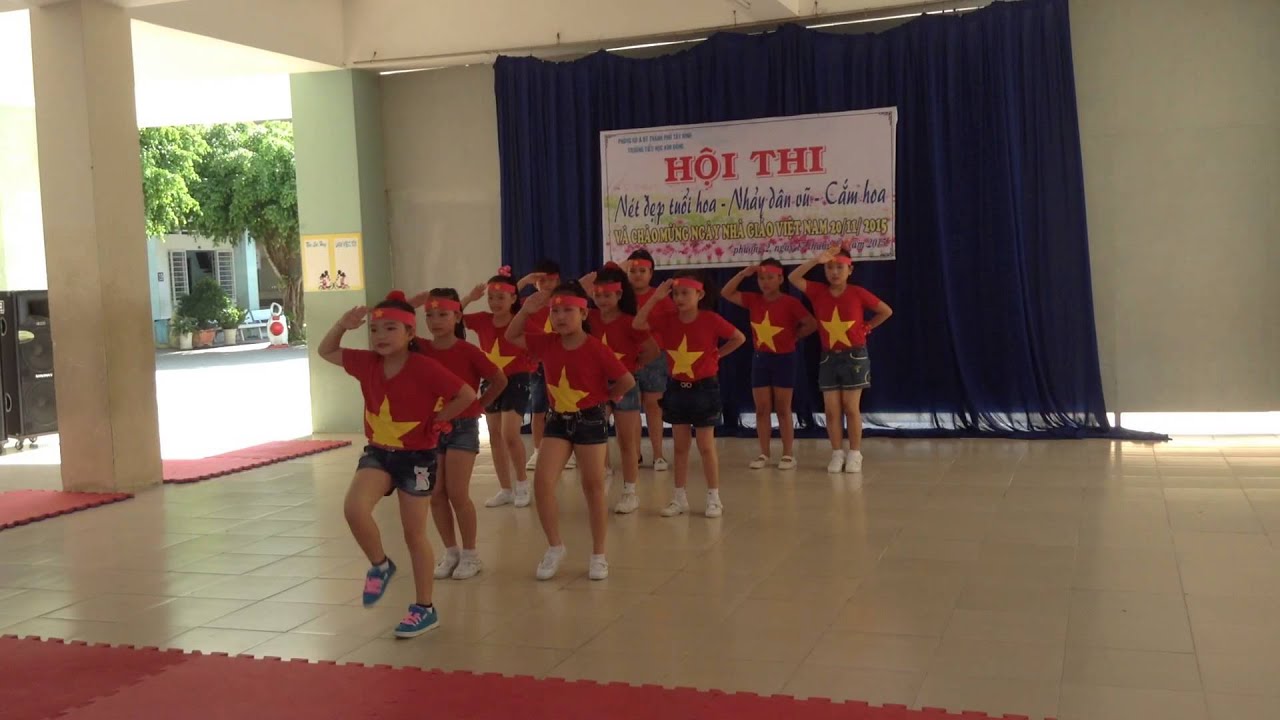 Bé Thiên Kim nhảy 20/11/2015 - YouTube