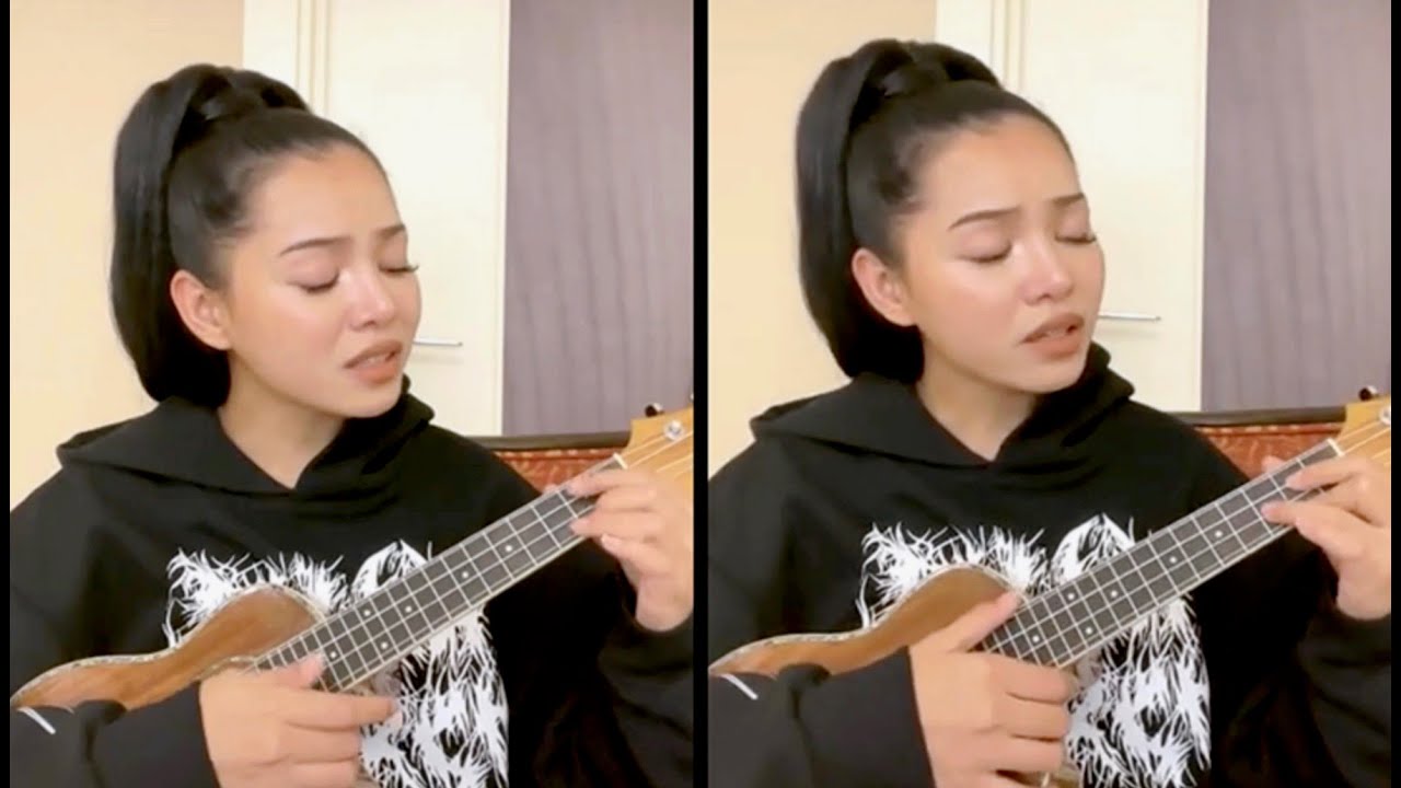 Bella Poarch CAN'T Sing!!?? (real voice) - YouTube