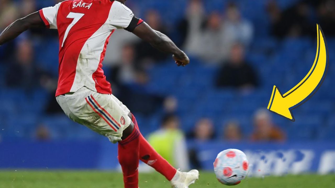 How to Cross The Ball Like Bukayo Saka (BackSpin) - YouTube