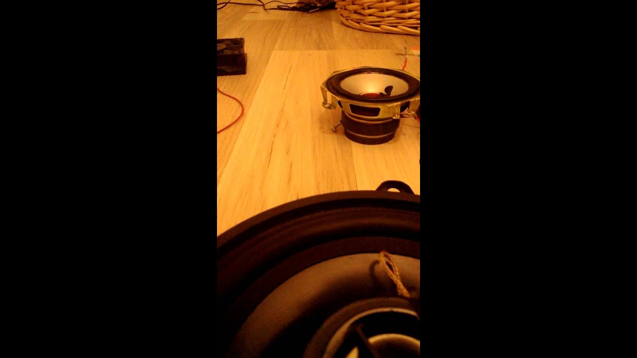 Exploser un haut parleurs:-) - YouTube