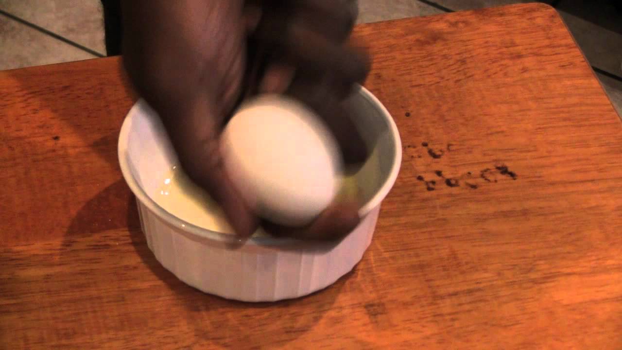 Super Easy Egg Cracking Techniques - One or Two Hands - YouTube