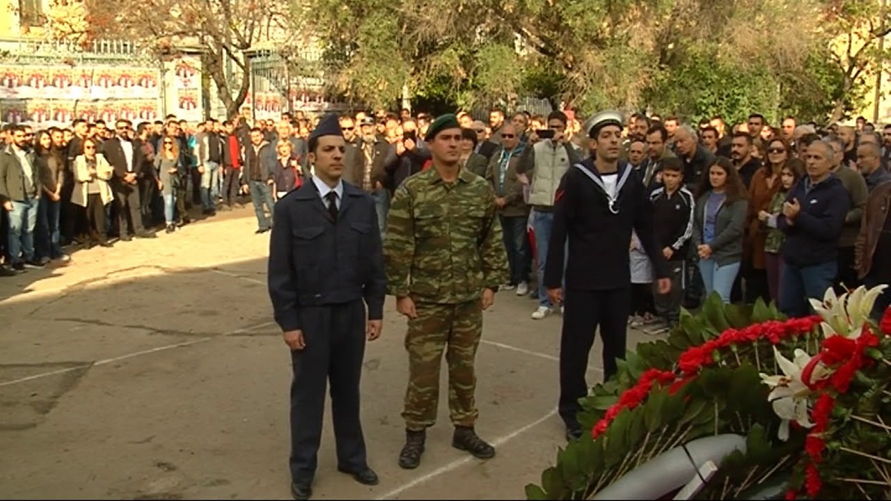 ΚΑΤΑΘΕΣΗ ΣΤΕΦΑΝΩΝ ΑΠΟ ΣΤΡΑΤΕΥΜΕΝΟΥΣ ΝΕΟΥΣ - YouTube