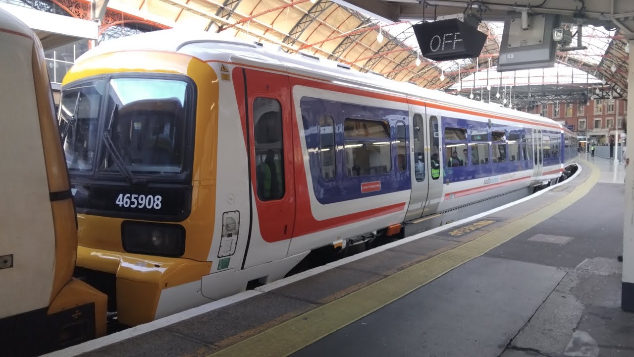 Southeastern Railway 200 Networker Train Tour - leaves Victoria Station ...