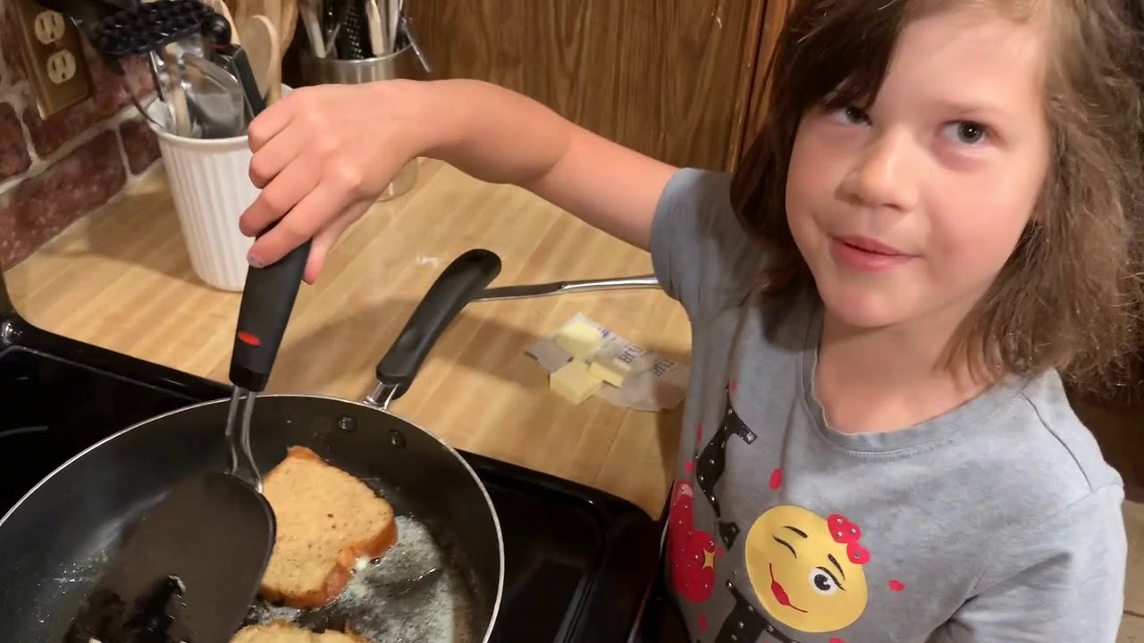 Cooking with Carly French Toast - YouTube