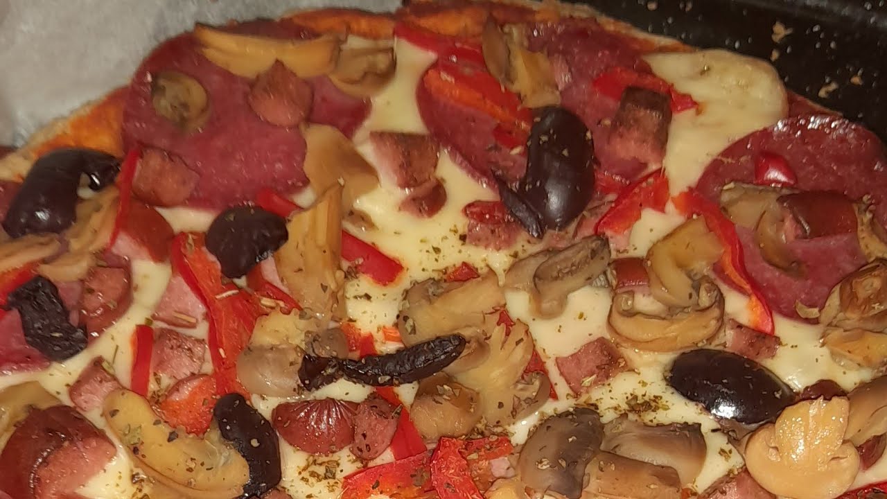 ΠΙΤΣΑ ΜΕ ΖΥΜΗ ΓΙΑΟΥΡΤΙΟΥ ΚΑΙ ΑΛΕΥΡΙ ΒΡΩΜΗΣ 🍕 - YouTube