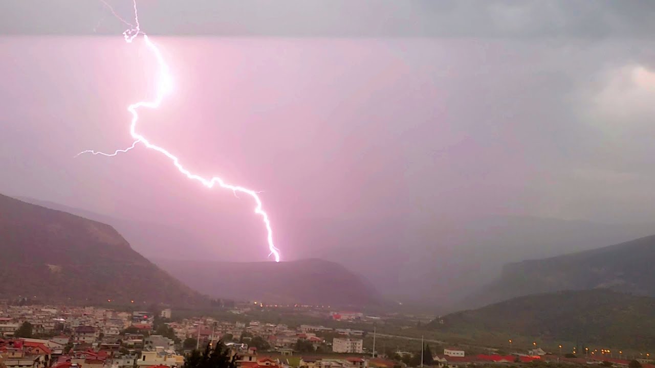 ΕΝΤΥΠΩΣΙΑΚΑ ΠΛΑΝΑ ΑΠΟ ΑΣΤΡΑΠΕΣ ΣΤΗΝ ΑΜΦΙΣΣΑ (18/05/2022) - YouTube