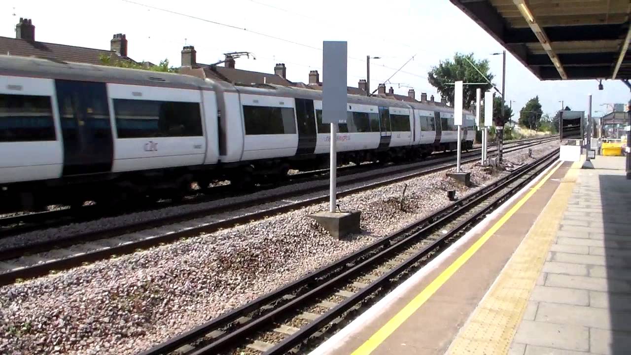 Class 357/0 357012 at Upney - YouTube