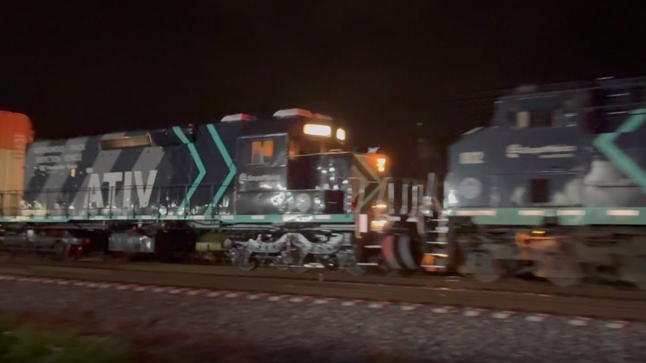 FEC Train 107 with the New ATIV SD40 Suntree Blvd. 1-23-25 9:41pm - YouTube