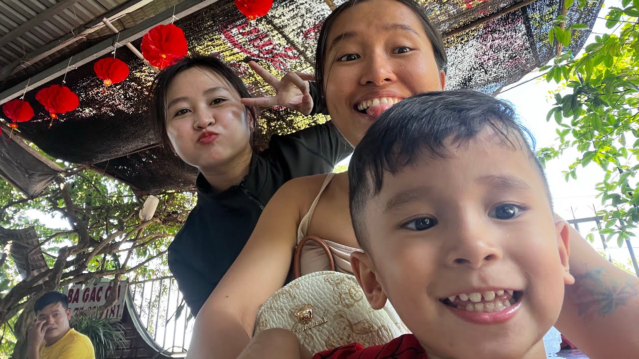 Chị Uyên Care/ Uyên Pu đi leo núi cùng con trai Niko - YouTube