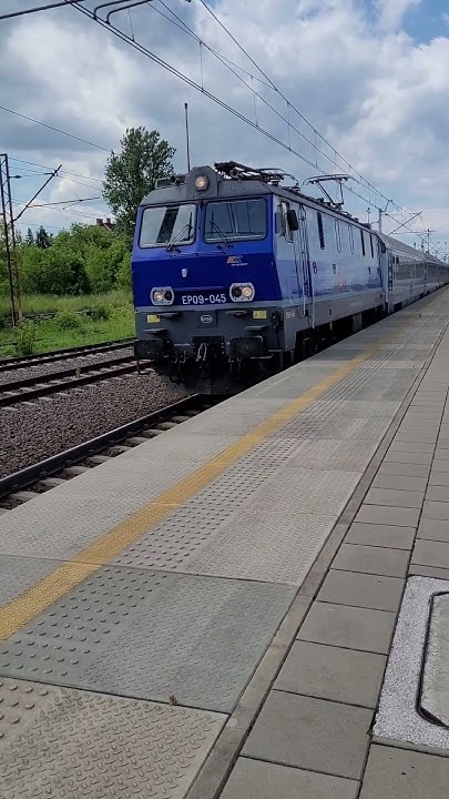 rozruch EP09-045 + RP1 #pkp #train #kolej #trainspotting #railway #rp1 - YouTube