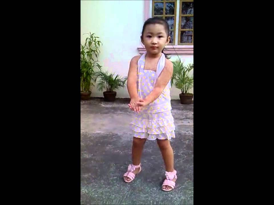 KC dancing I am the Best ^_^ - YouTube