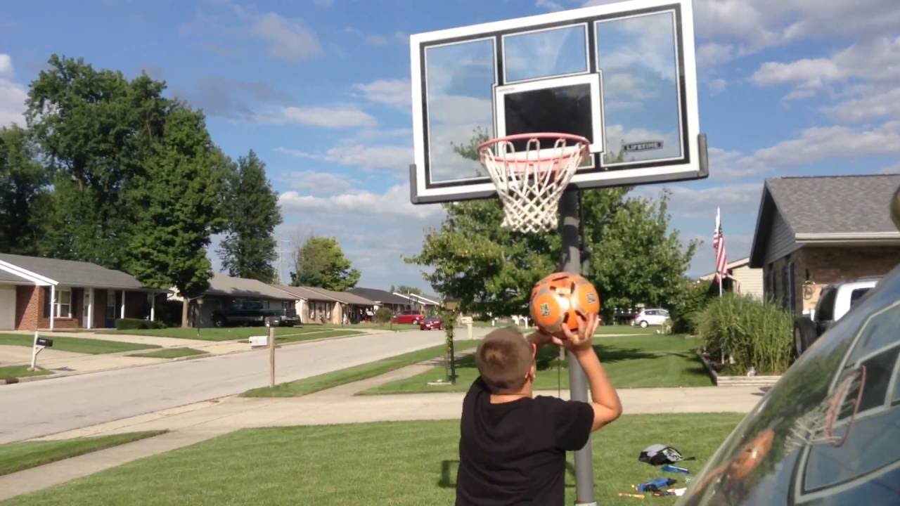 Basket ball fail fat kid - YouTube