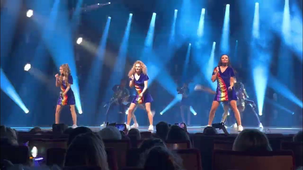 K3 Kom Erbij met Diede 6 november 2022 Groningen. Opening + Waterval - YouTube