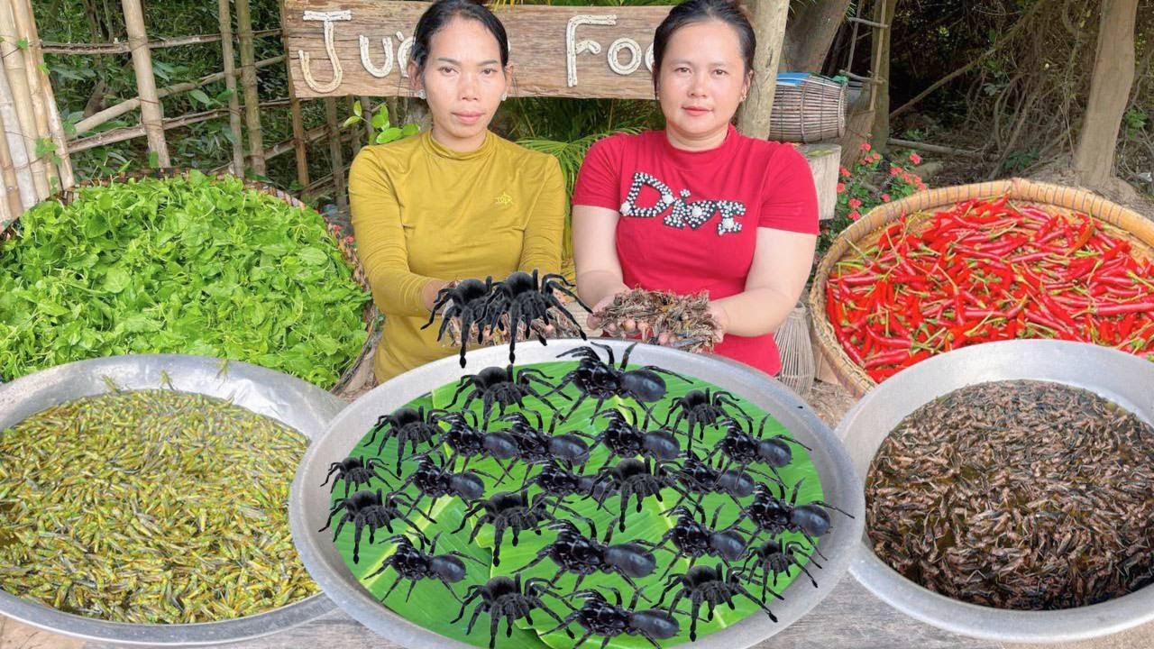 Giant Spiders Stir Fried | Spicy Blue and Gray Grasshopper stir fried ...