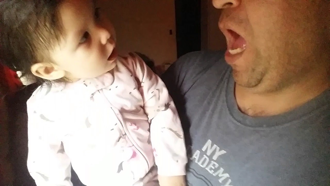 Zoe y las palomas - YouTube