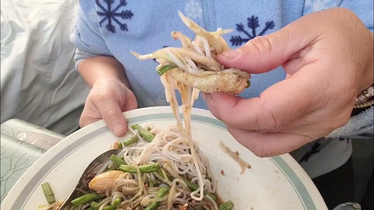 Los peb noj qaub taub ntoos uas ke thiab nawb - YouTube