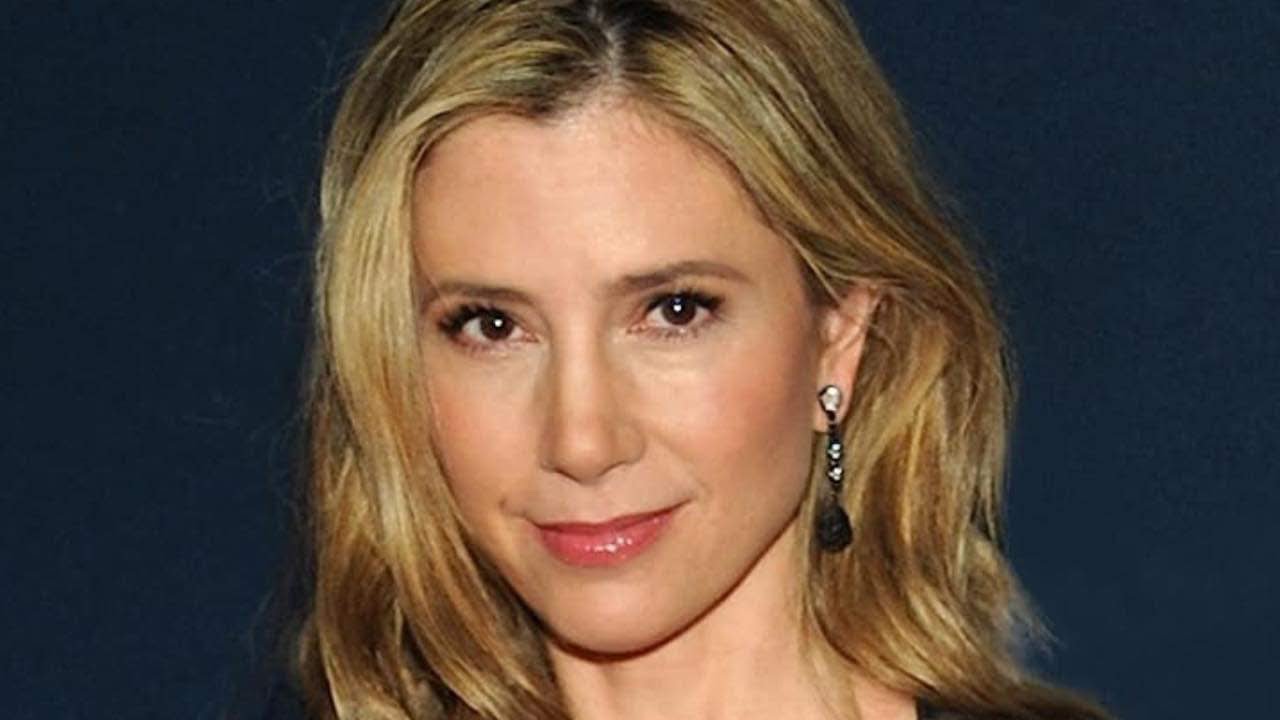 13 Sexy Photos Of Mira Sorvino Youtube