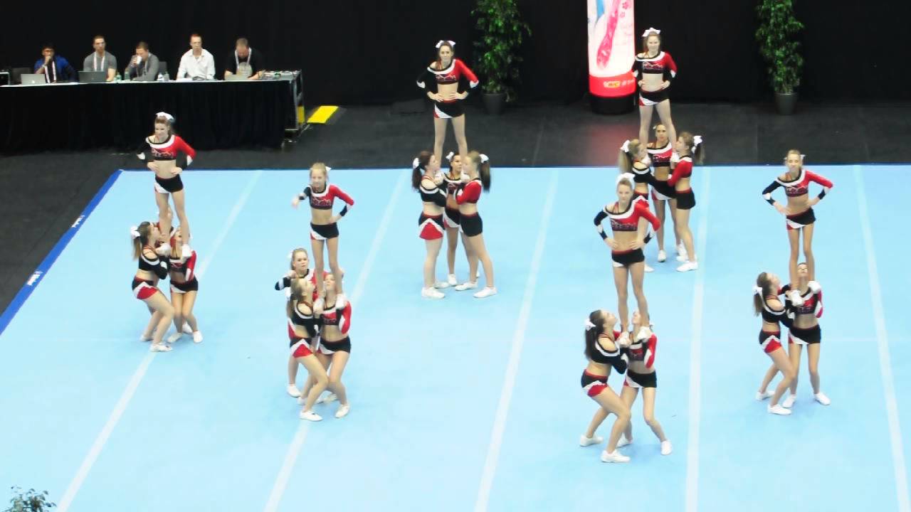 Cheerleading ÖCM 2015 / Pirates, Level 5 - YouTube