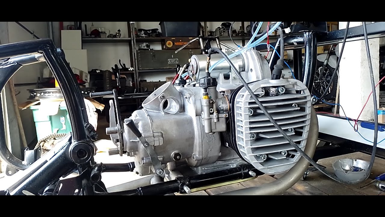 The first start of the restored engine of the motorcycle k750 part 9 ...
