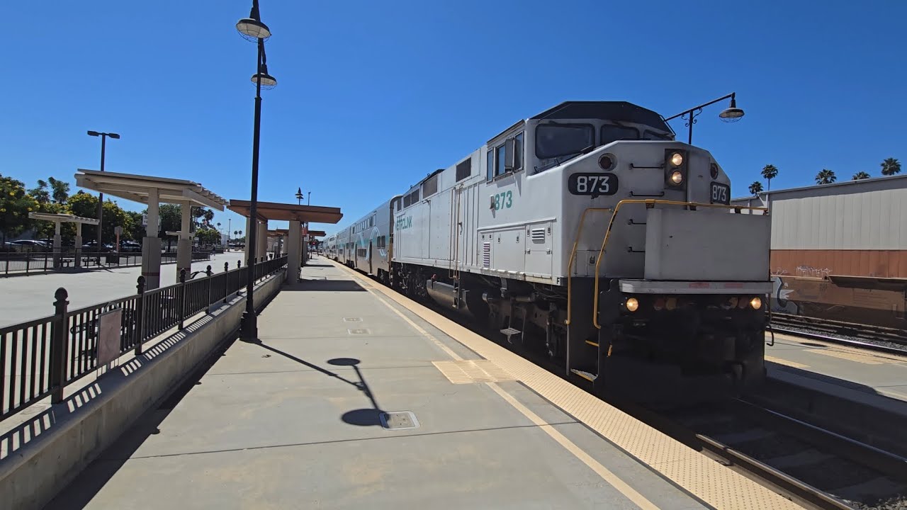 SCAX 873 EMD F59PH/ F59PHR Departing Glendale Station. - YouTube