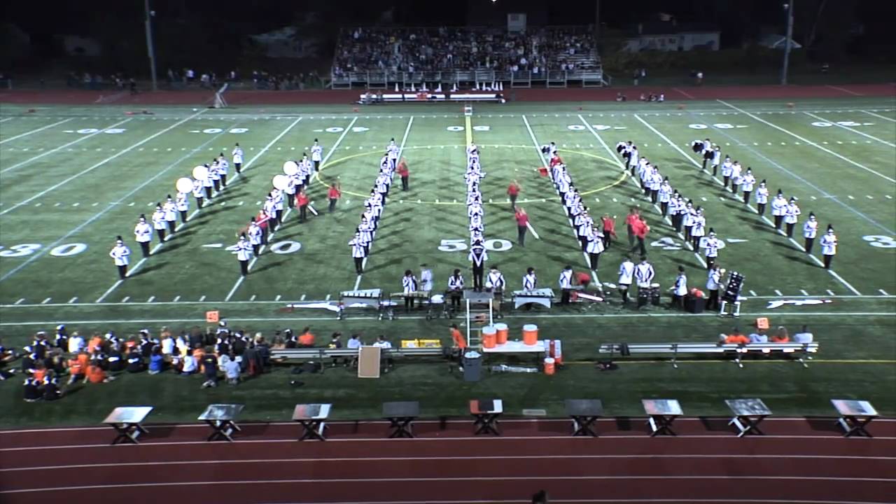 Utica Marching Chieftains half-time show 2010 - YouTube