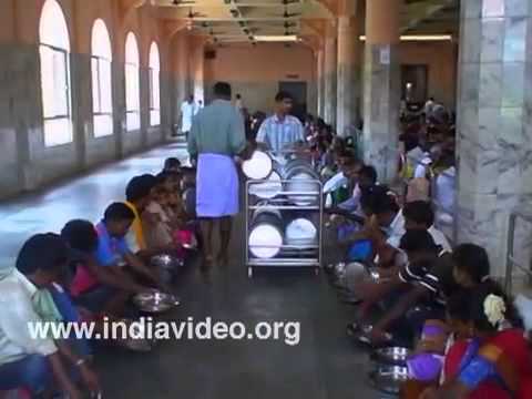 Dinning hall Dharmasthala - YouTube