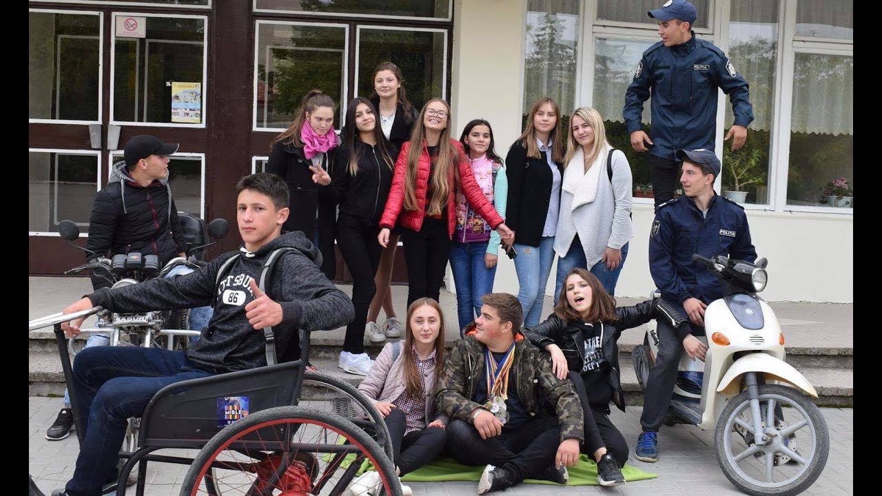 Balul Bobocilor cl a X-a "A" Liceul Teoretic ,,Emil Nicula" - YouTube