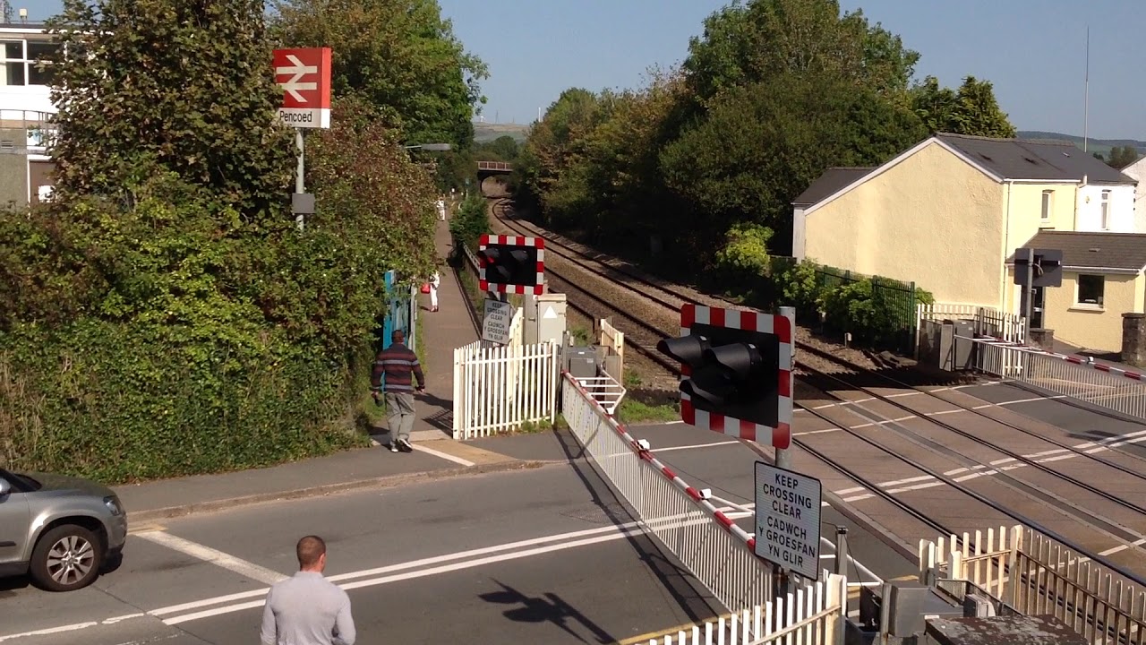 Pencoed Station Level Crossing 21/09/2019 (1, with South Coast Level ...