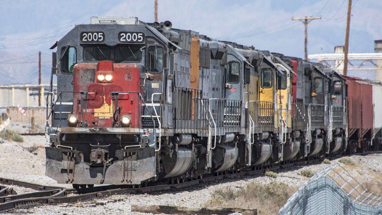 Railfanning the Trona Railway from Trona to Searles - YouTube