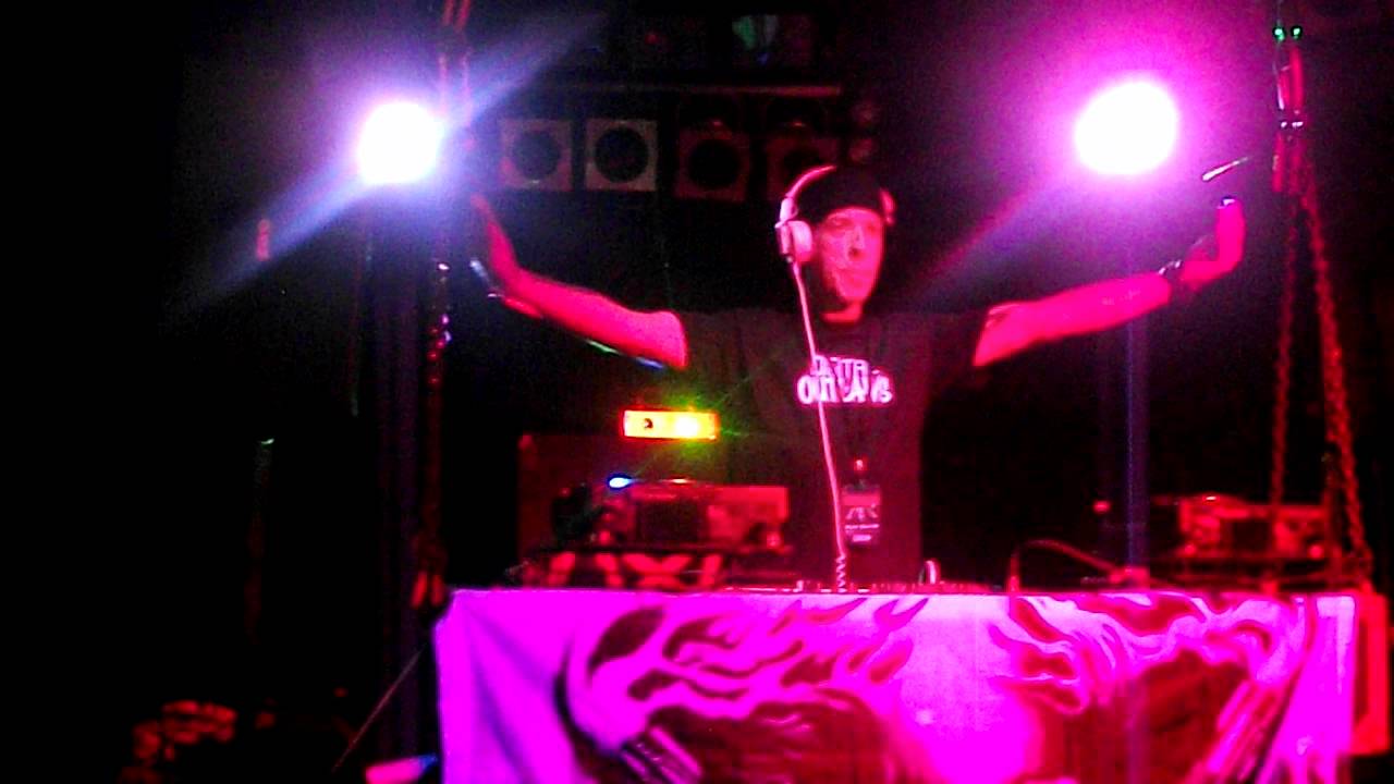 DJ Marc Smith at 3D - YouTube