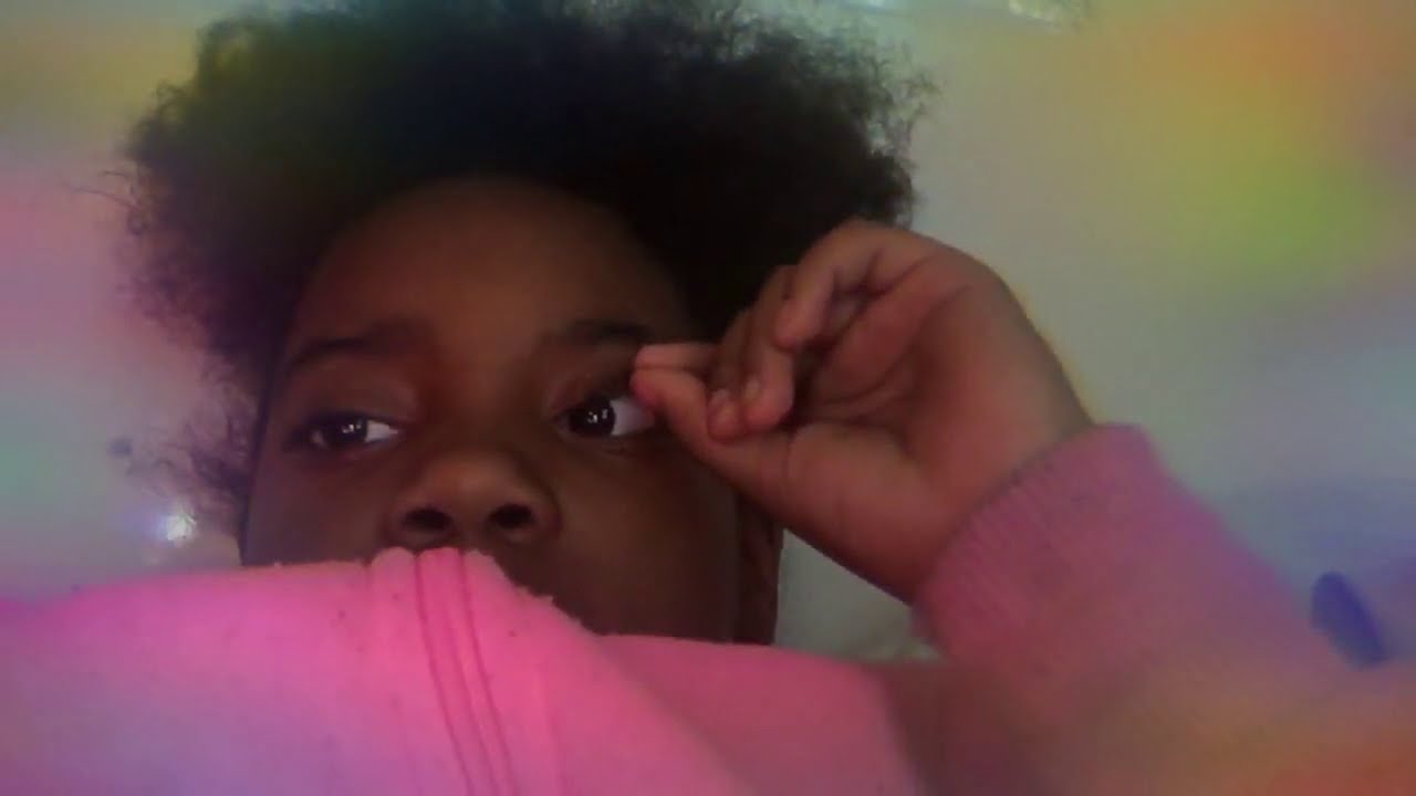 Taking off eyelashes - YouTube