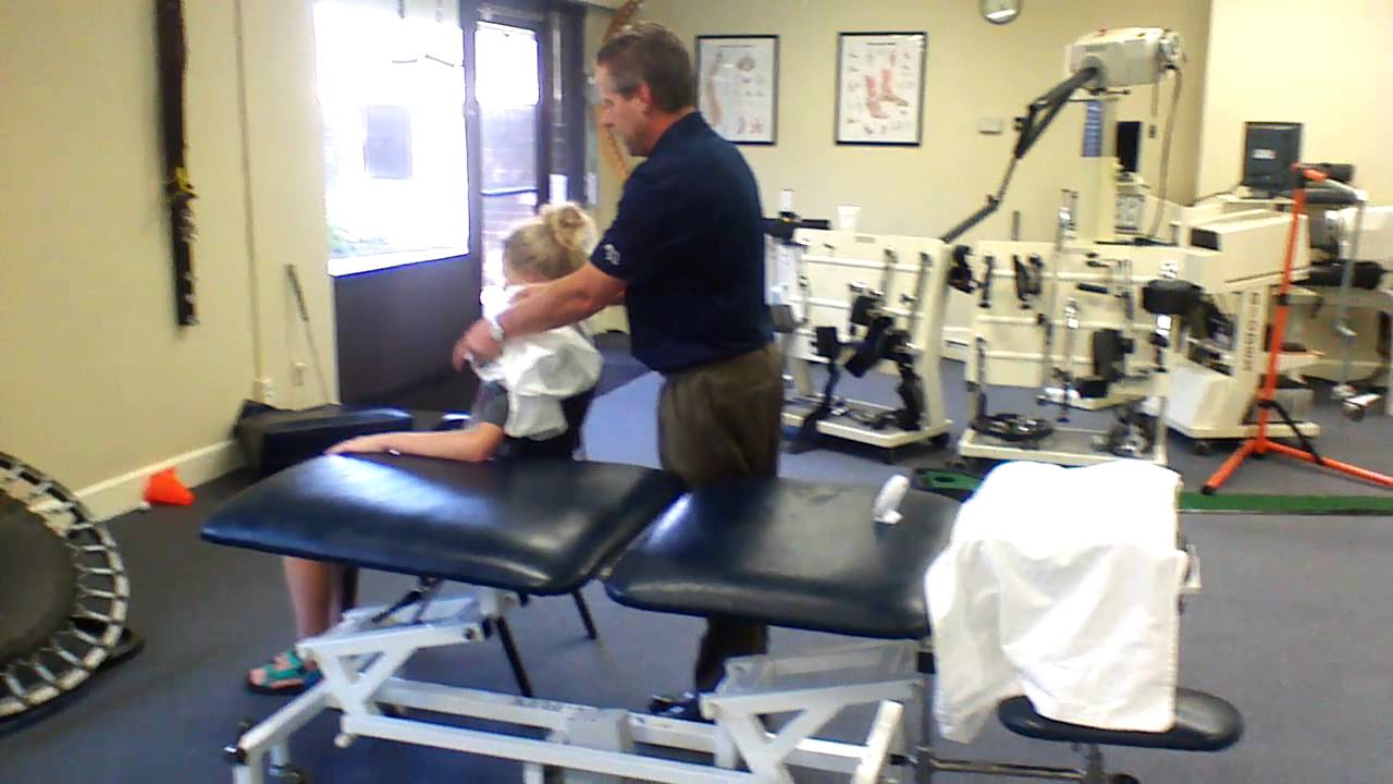 seated shoulder scap retraction with ice - YouTube