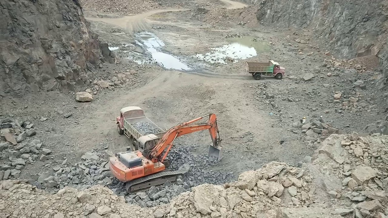 TATA HITACHI Excavator for loading truck Pathar mines - YouTube